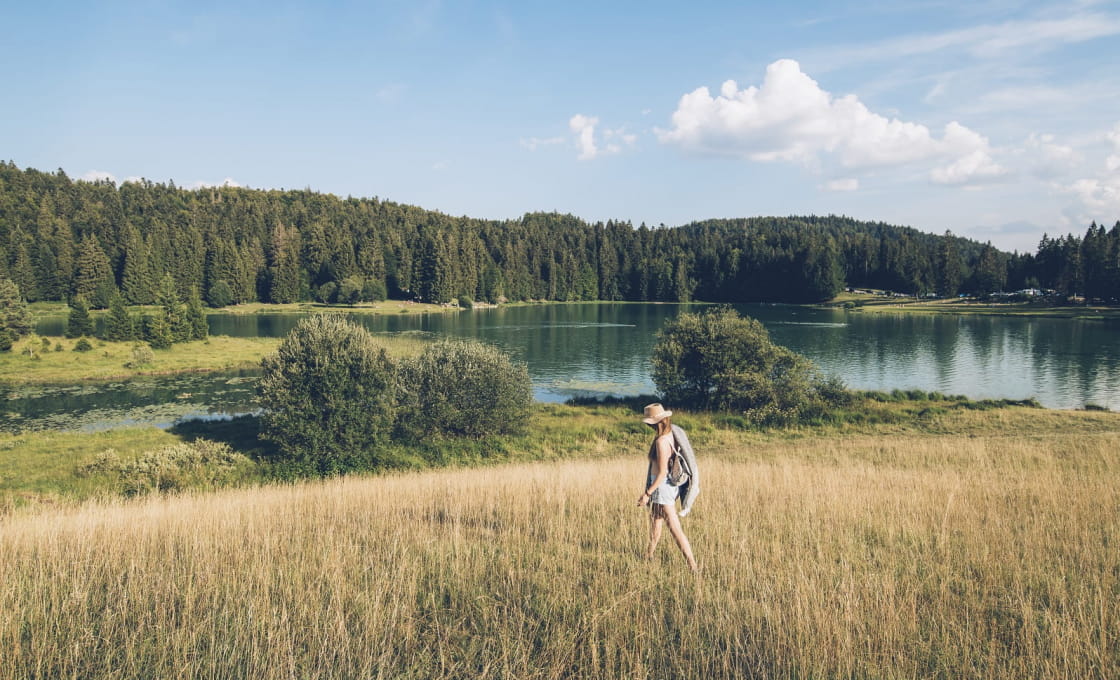 Découverte du lac de Genin dans le Haut-Bugey | Montagnes du Jura