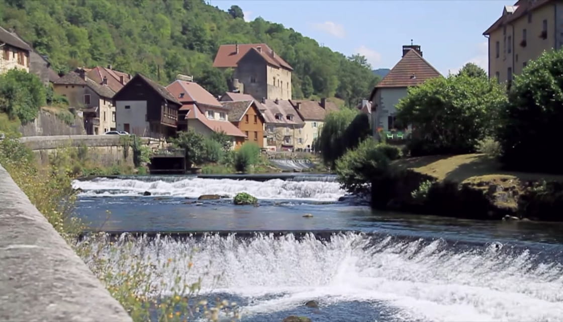 Visiter Lods, plus beau village de France | Montagnes du Jura