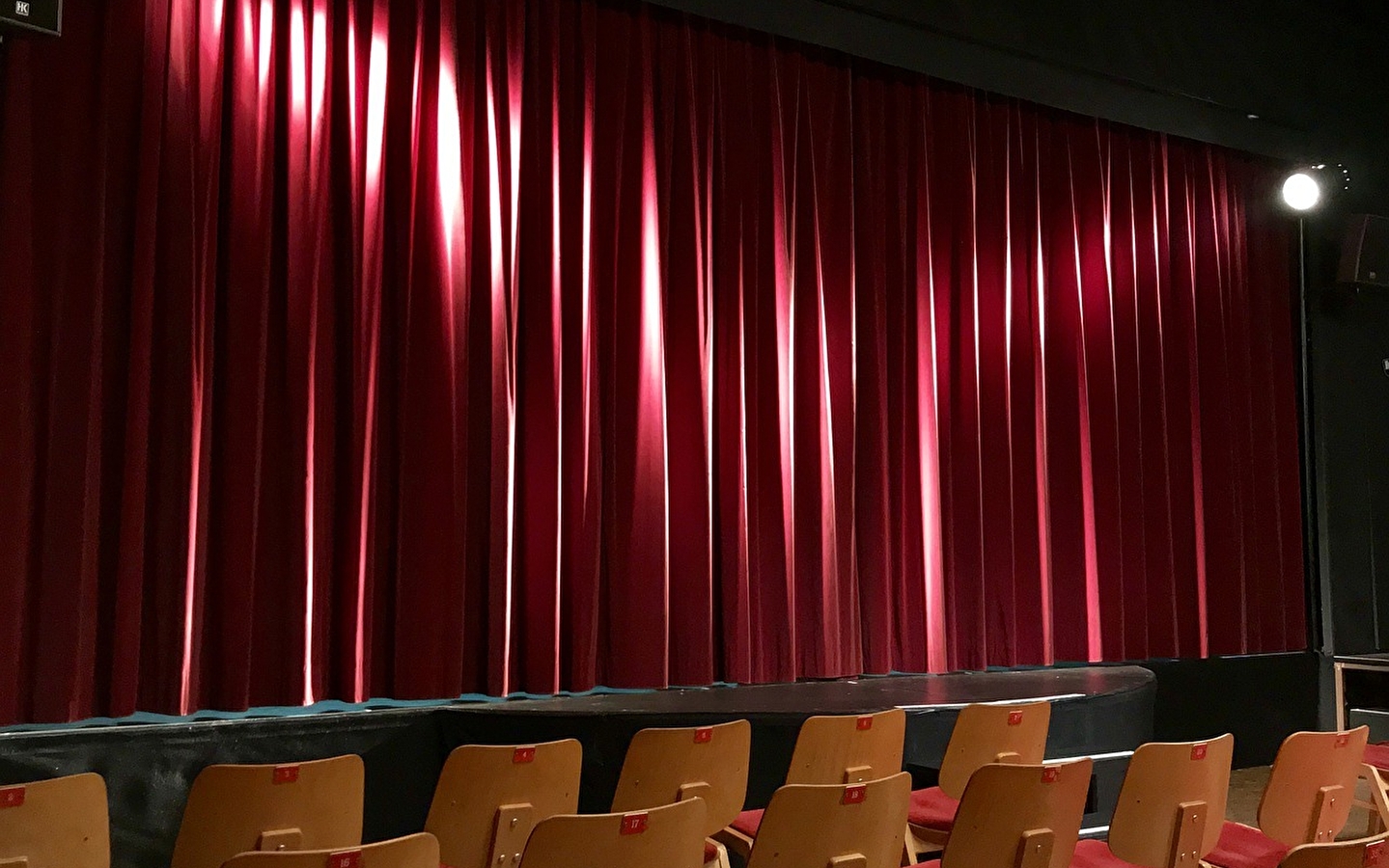 Pièce de théâtre : « Hôtel des deux mondes » | Montagnes du Jura