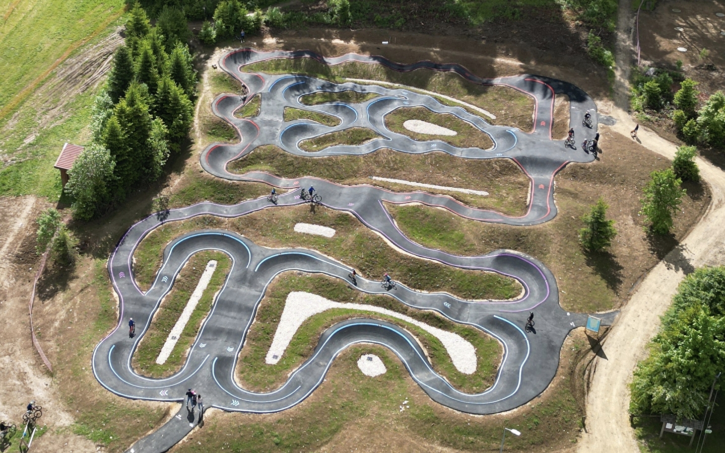 Station de Loisirs de la Combe Saint-Pierre – Pumptrack | Montagnes du Jura